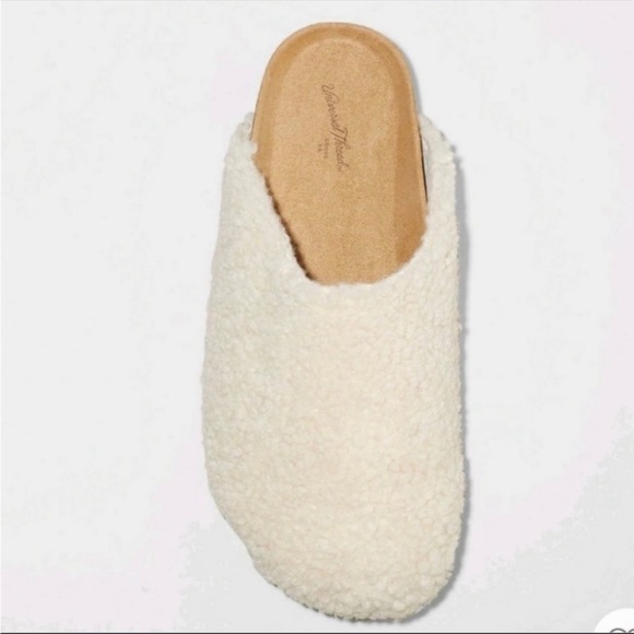 Universal Thread | Shoes | Universal Thread Bev Flats Sherpa Slip On ...
